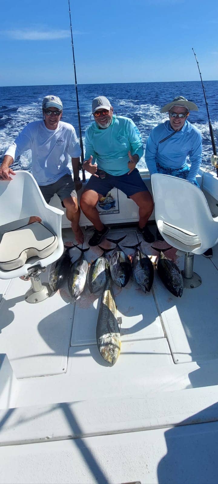 28ft FISHY BIZNESS - Lands End Charters